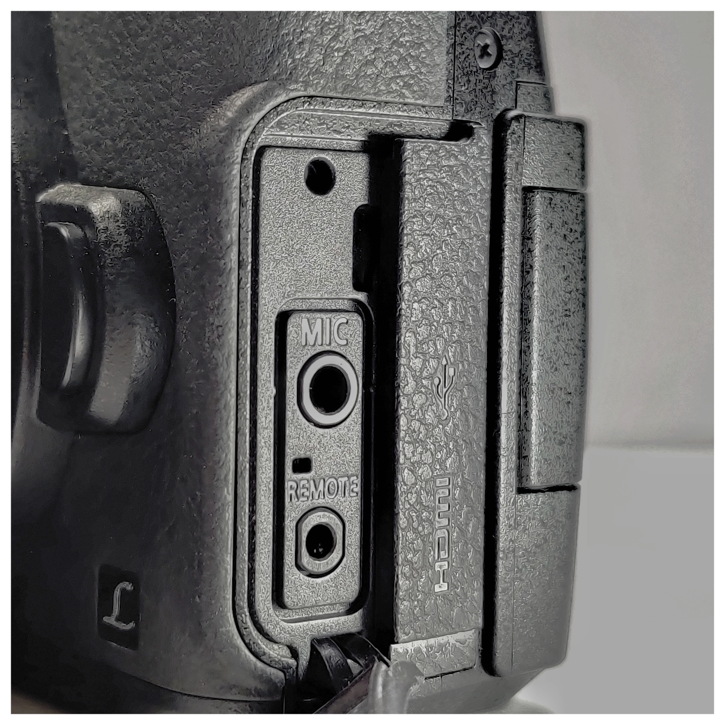 Panasonic Lumix G85 vs. GX85 (with a twist) – Open Filmmaker